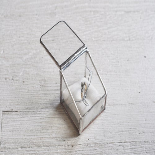 Lidded Ring Box, single display / ABJ glassworks