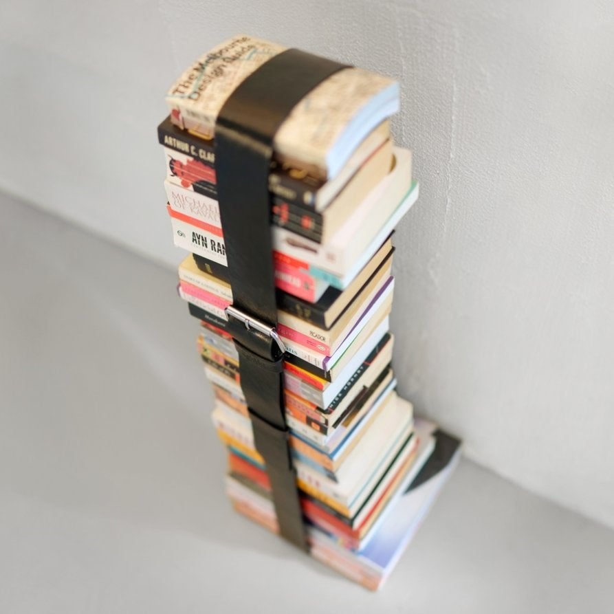 Question on horizontal stacking of books : r/books